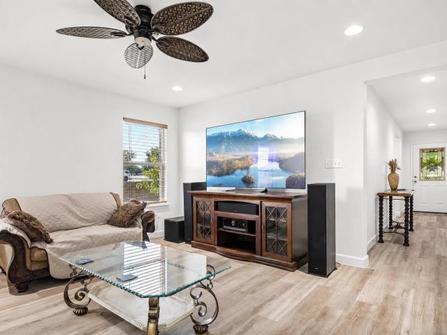 260 Cushman Dr