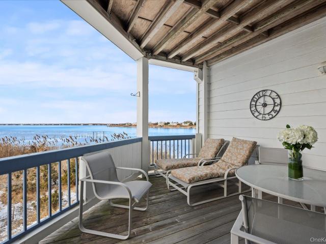 260 Dune Road 89