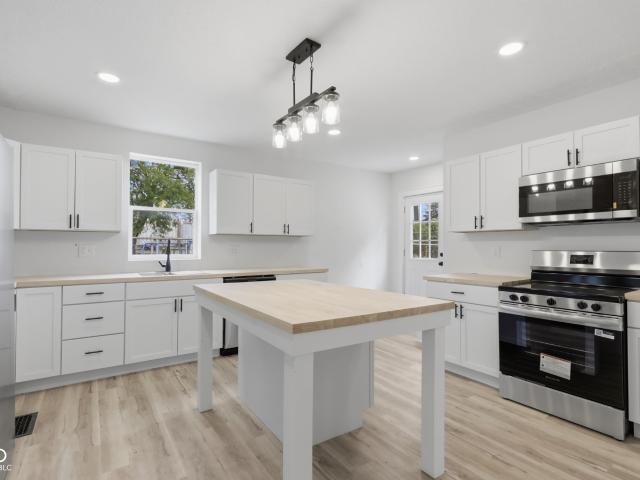 260 E Beecher St, Indianapolis, IN 46225 | MLS #22108