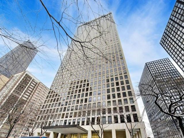 260 E Chestnut St Apt 801, Chicago, IL 60611