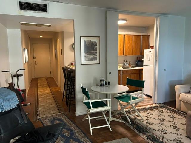 260 E chestnut Street # 1106