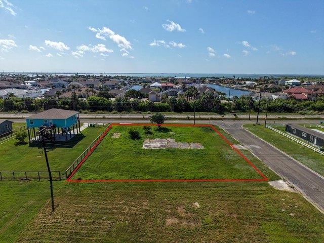 260 E Deberry Ave, Aransas Pass, TX 78336