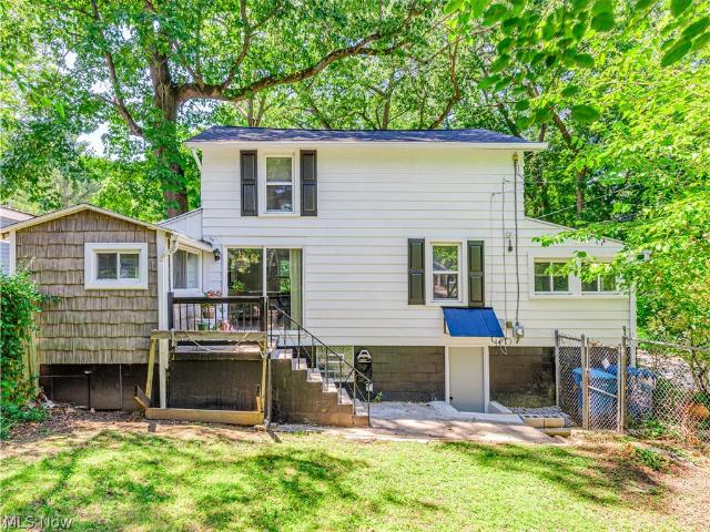 260 E Pace Avenue