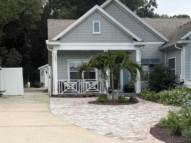 260 Fearon Ave, Mount Dora, FL 32757