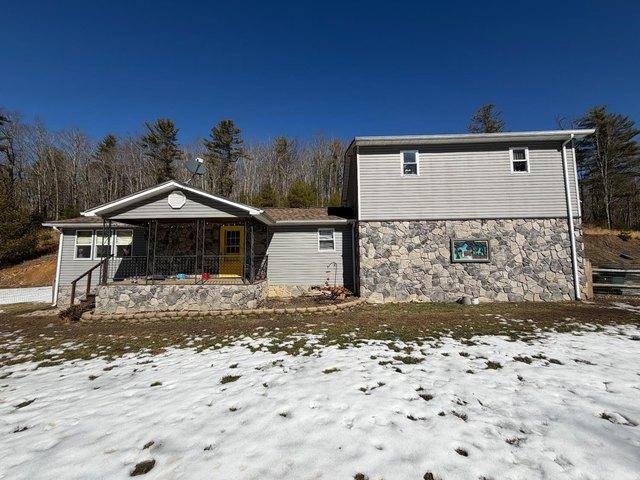 260 Hoye Rd, White Oak, WV 25989