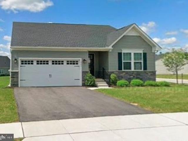 260 Letitia Manor Dr, West Grove, PA 19390