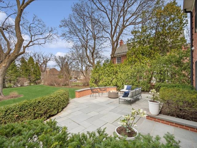 260 Lincoln Drive
