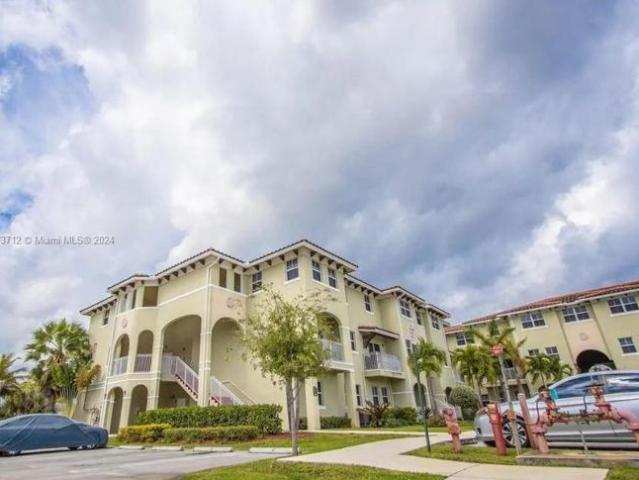 260 NW 109th Ave #101, Miami, FL 33172