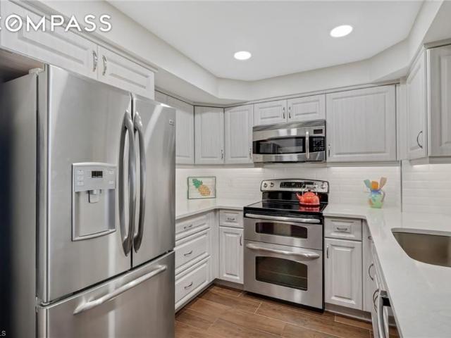 260 Seaview Ct 1108, Marco Island, FL