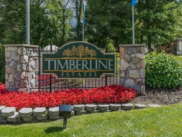 260 Pin Oak Dr, Coopersville, MI 49404