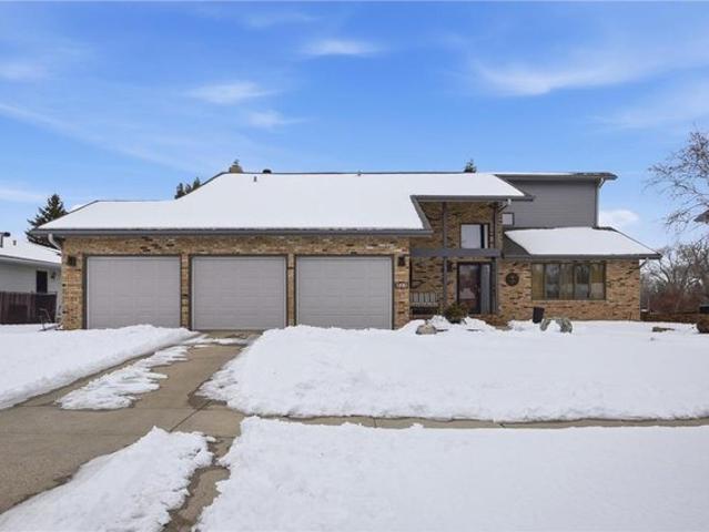260 Prairiewood Dr S, Fargo, ND 58103