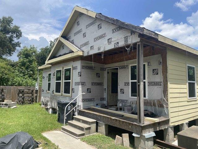 260 Rosen St, Bridge City, TX 77611