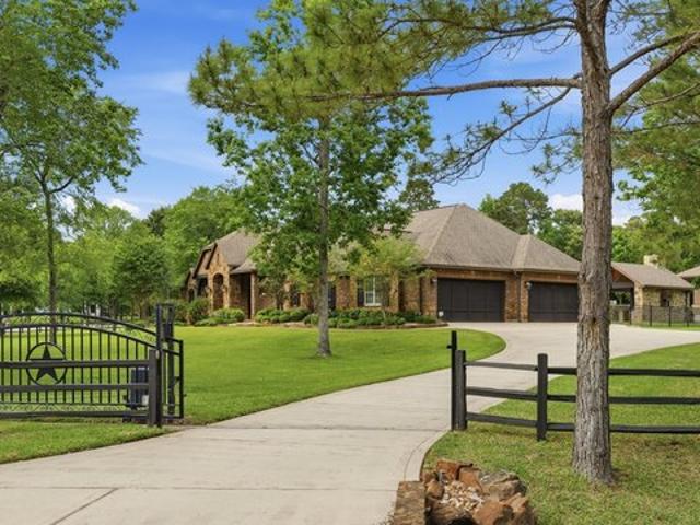 260 Ridge Lake Dr, Montgomery, TX 77316