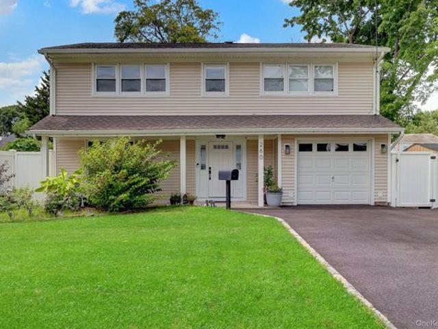 260 W 12th St, Deer Park, NY 11729
