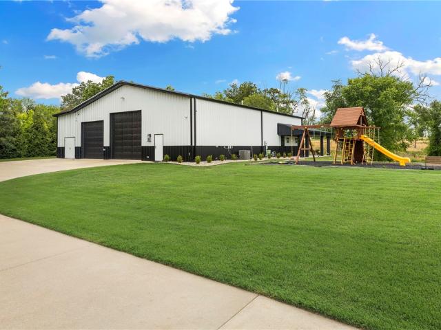 260 W Brown Road