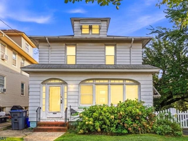 260 W Franklin St, Bound Brook, NJ 08805