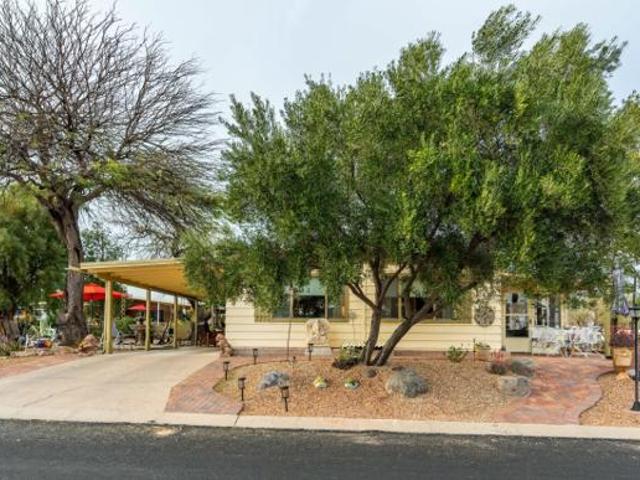 260 W Mora Dr, Green Valley, AZ 85614