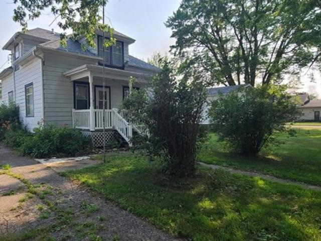 260 W Murdock St, Postville, IA 52162