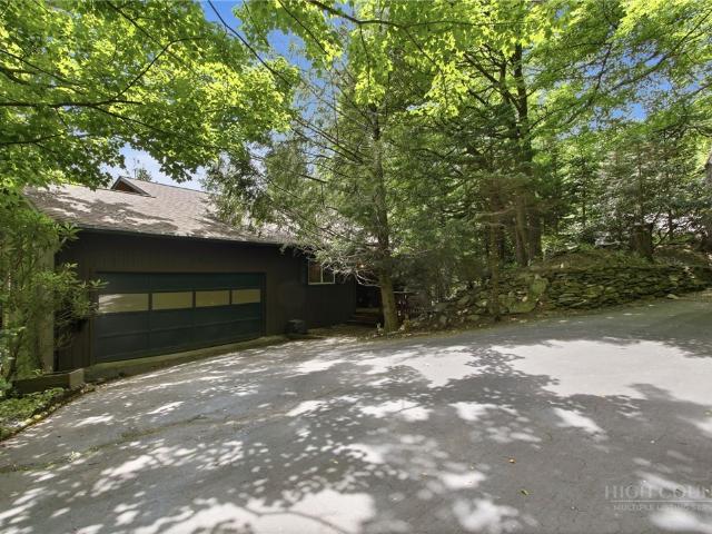 260 Woodwinds Lane