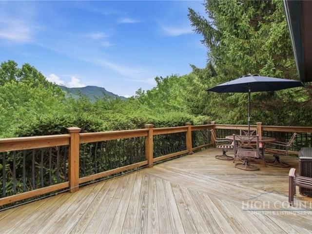 260 Woodwinds Ln, Seven Devils, NC 28604