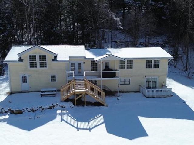 260 Weaver Rd, Huntington, VT 05462