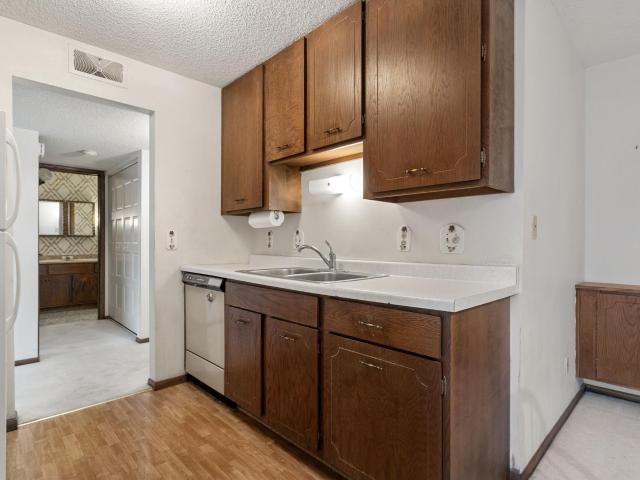 260 Westview Dr, Unit 216, West St. Paul, MN 55118 | MLS #7055 | Compass