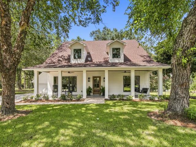 260 Wits End Ln, Defuniak Springs, FL 32435