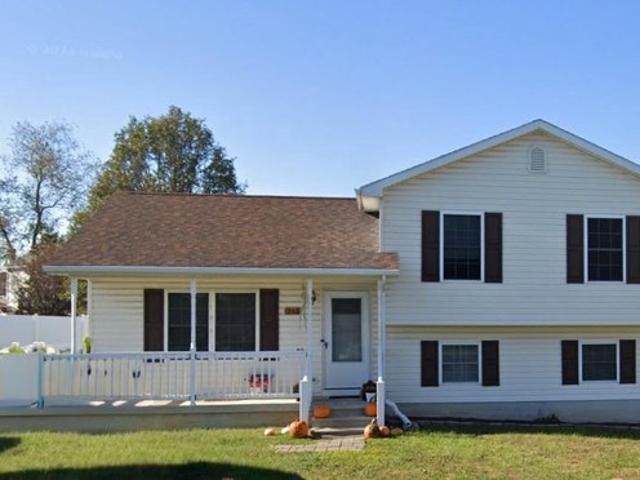 260 Universe Dr, Martinsburg, WV 25404