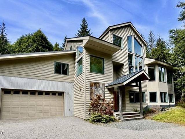260 Vail Dr, Girdwood, AK 99587