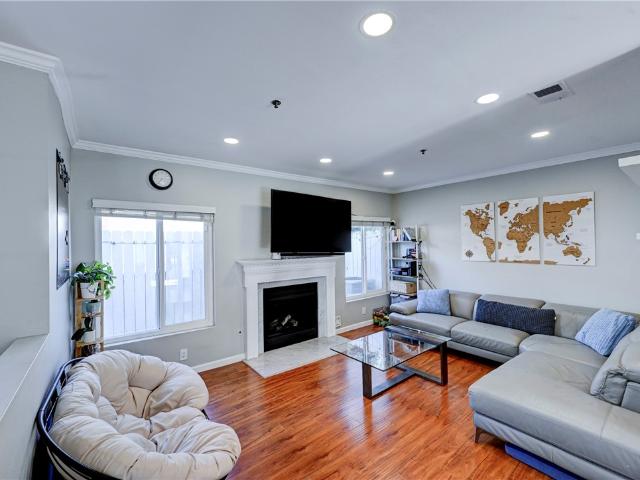 260 Victoria St, Unit 5, Costa Mesa, CA 92627 | MLS #PW26090 | Compass