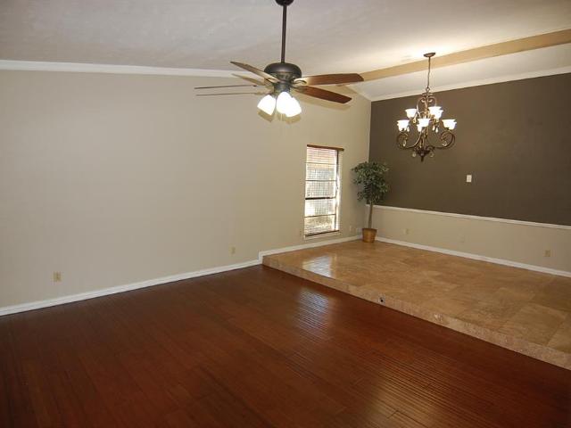 2614 Creekview Drive