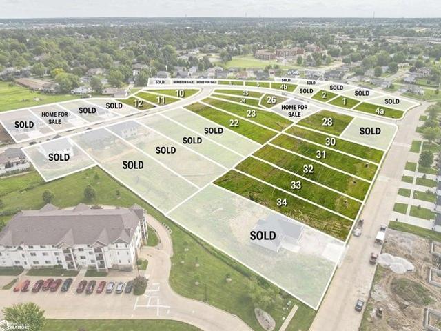 2614 Knollway Dr, Marshalltown, IA 50158
