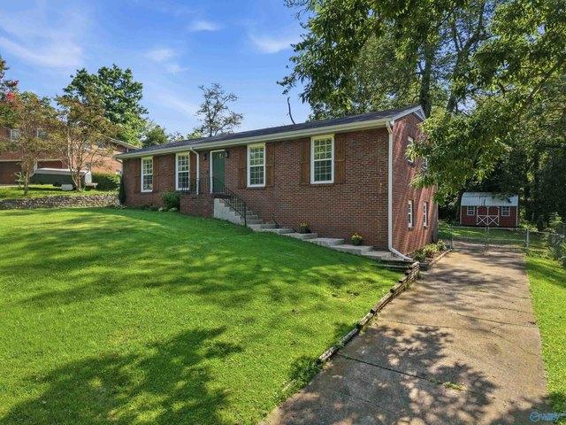 2614 Vinyard St NE, Huntsville, AL 35811