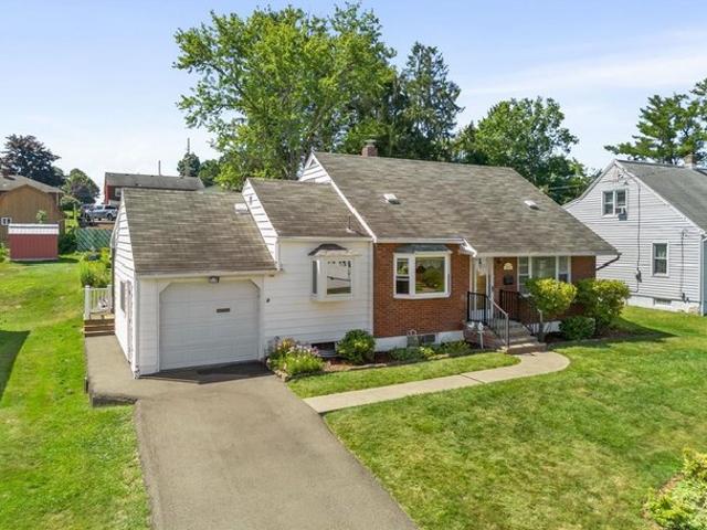 2614 Yale St, Endicott, NY 13760