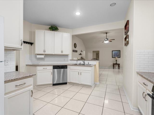 2615 Magnolia Fair Way