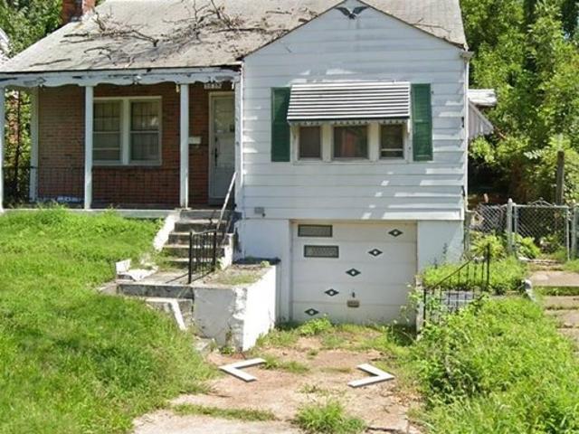 2615 Avie Dr, Saint Louis, MO 63136