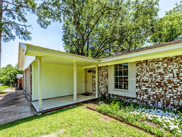 2615 Chimney Rock