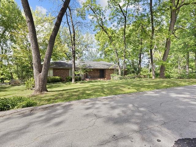 2615 E Melbourne Rd, Springfield, MO 65804