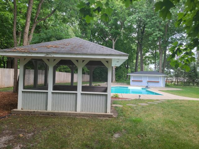 2615 Shadywood Road