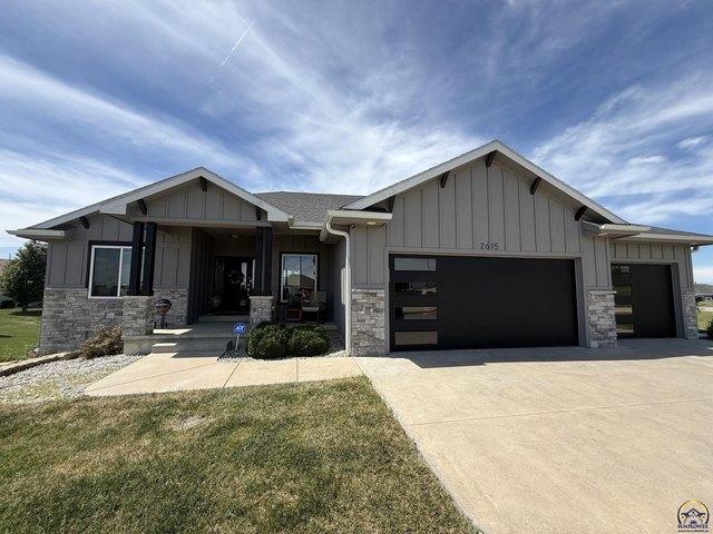 2615 Twin Lakes Dr, Emporia, KS 66801