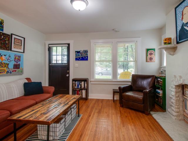 2615 W Linden Ave