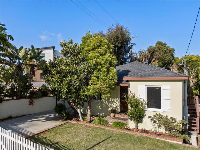 2616 N Poinsettia Ave, Manhattan Beach, CA 90266 | MLS #OC26080 | Compass