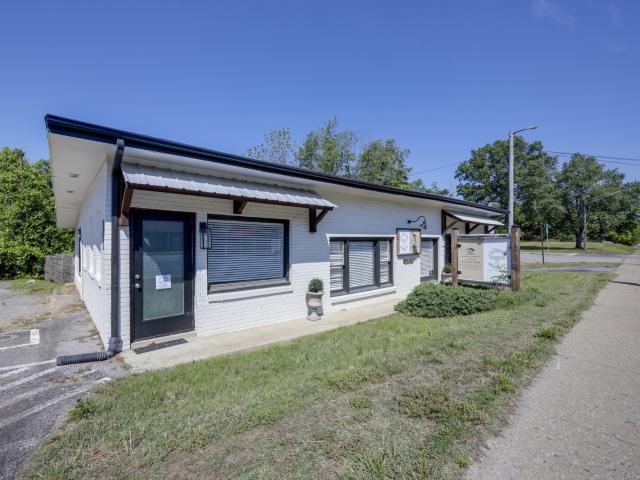 2616 Highway 41 S