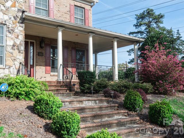 2616 Ladley Court