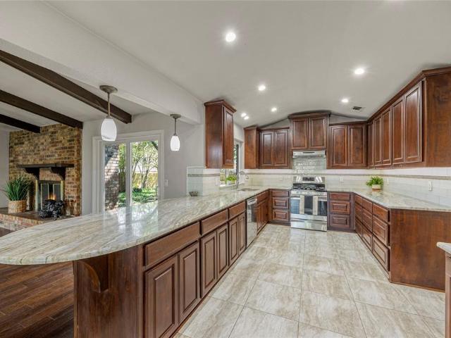 2616 Pin Oak Lane