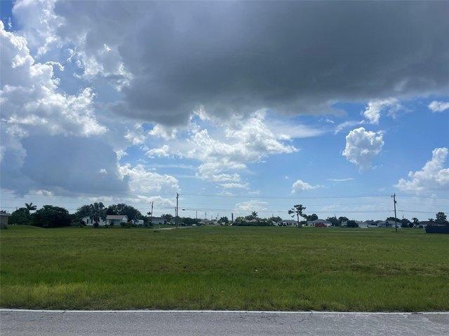 2616 Santa Barbara Blvd N, Cape Coral, FL 33993