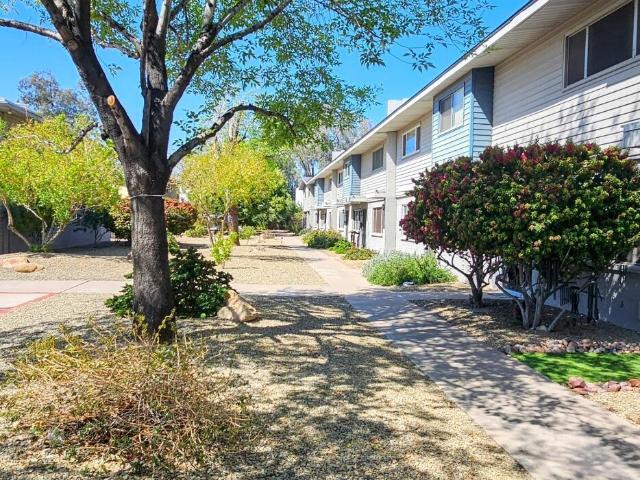 2616 w berridge lane # c2