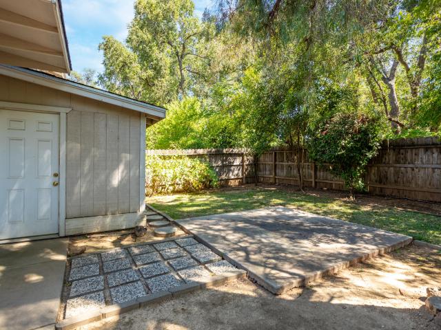 2616 W Hillside Drive