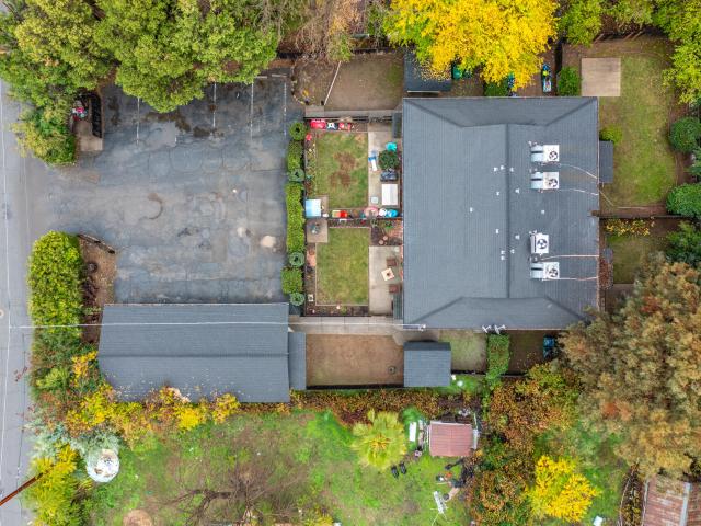 2616 W Hillside Drive