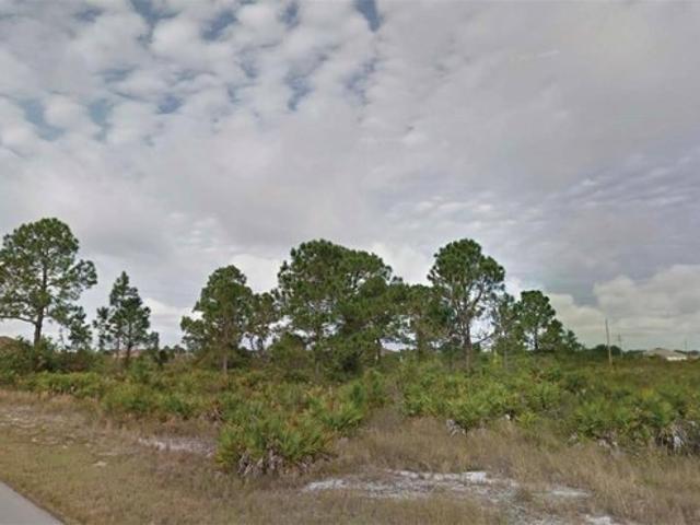 2616 25th St SW, Lehigh Acres, FL 33976